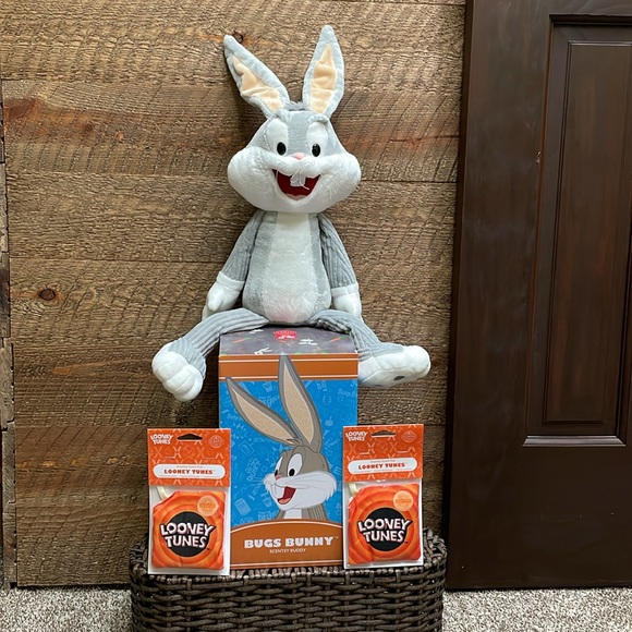 Scentsy | Other | Scentsy Buddy Bugs Bunny Plus 2 Looney Tunes Scent ...